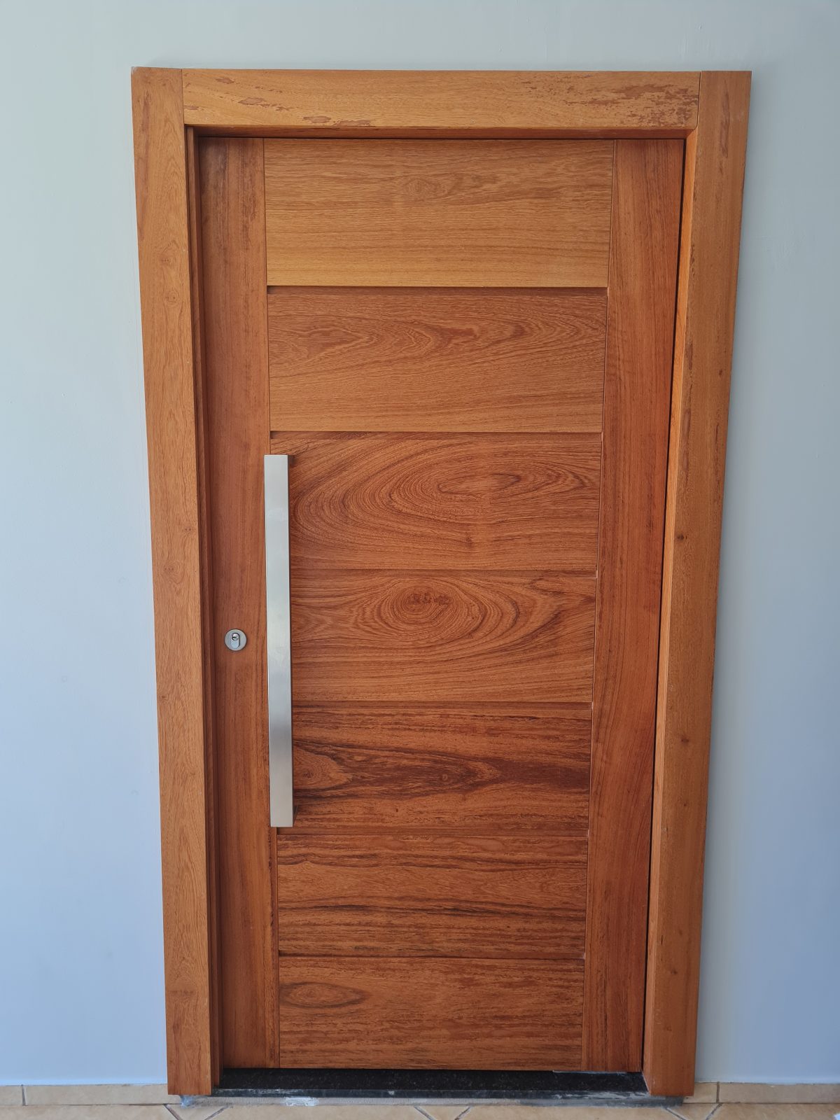 Arquivos Porta pivotante em madeira | Ecoville Portas e Janelas