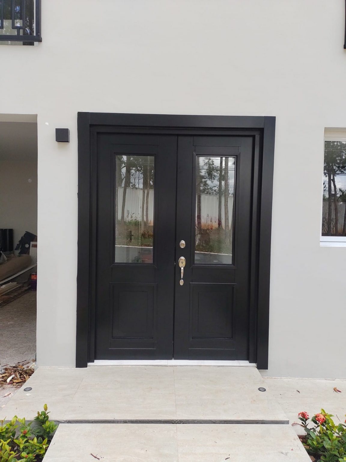 Porta com sistema de abertura dupla, madeira maciça de Imbuia ...